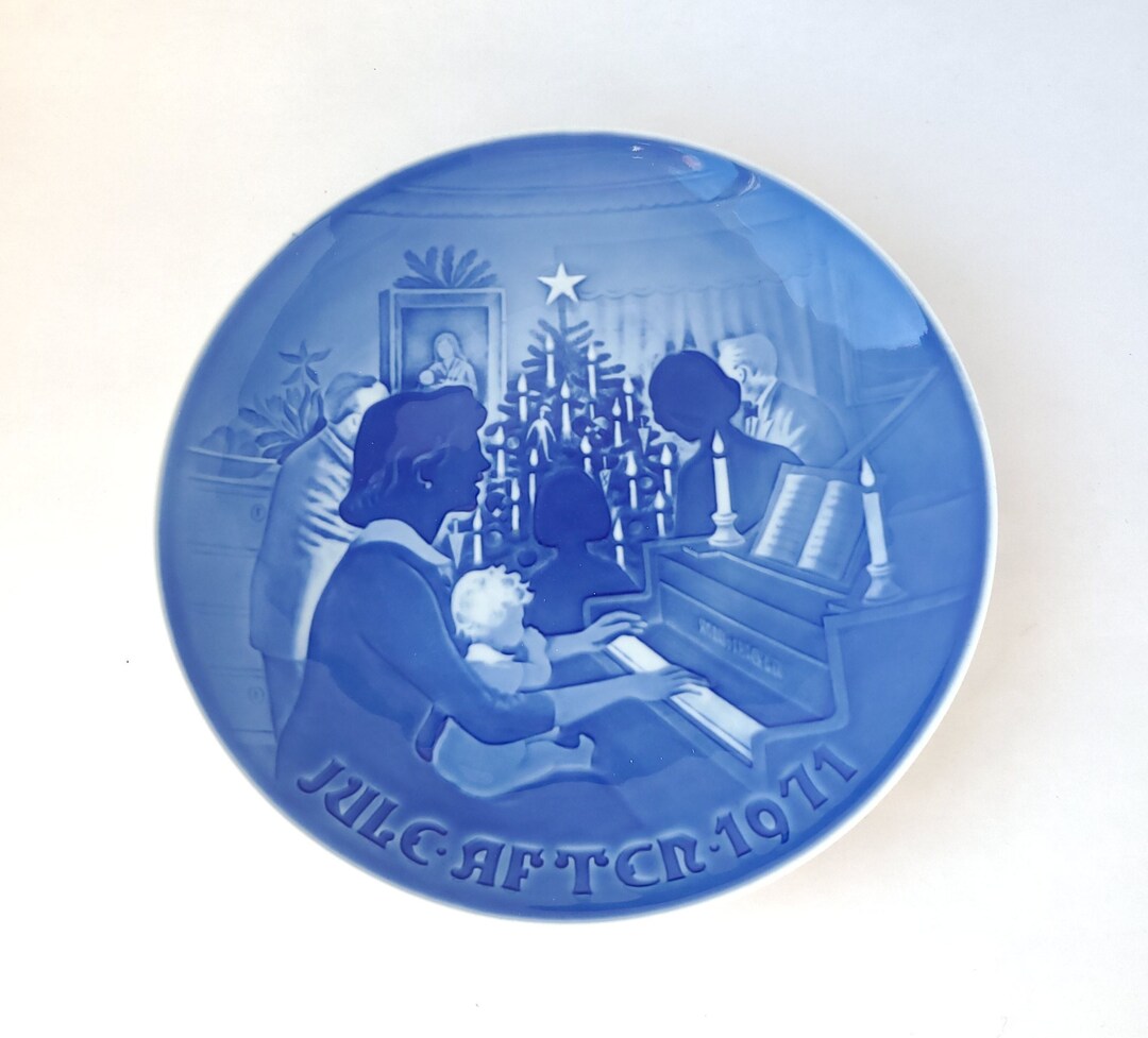Vintage 1971 Christmas Jule After Blue and White Porcelain Plate by B&G ...
