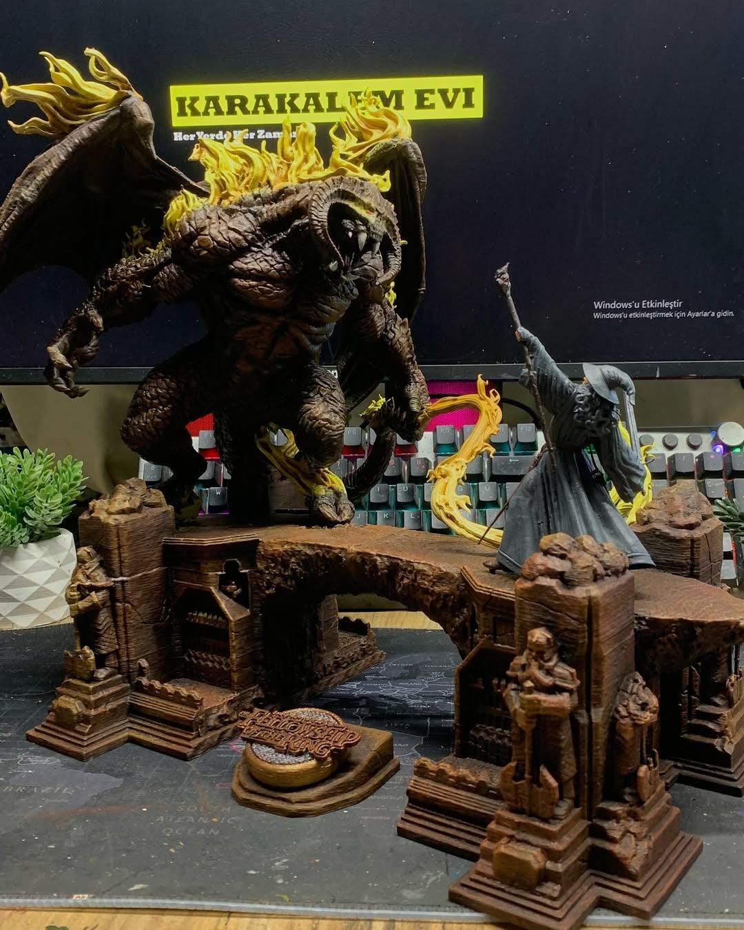 Balrog VS Gandalf Statue | 3d Model | Action Figure | Hand-painted ...