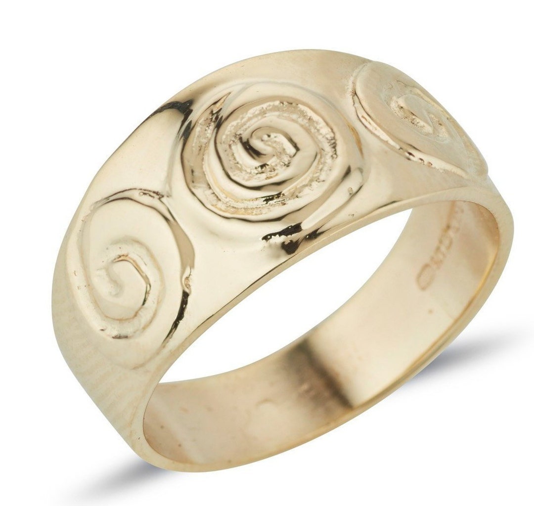 Newgrange Spiral Celtic Ring in Gold - Etsy