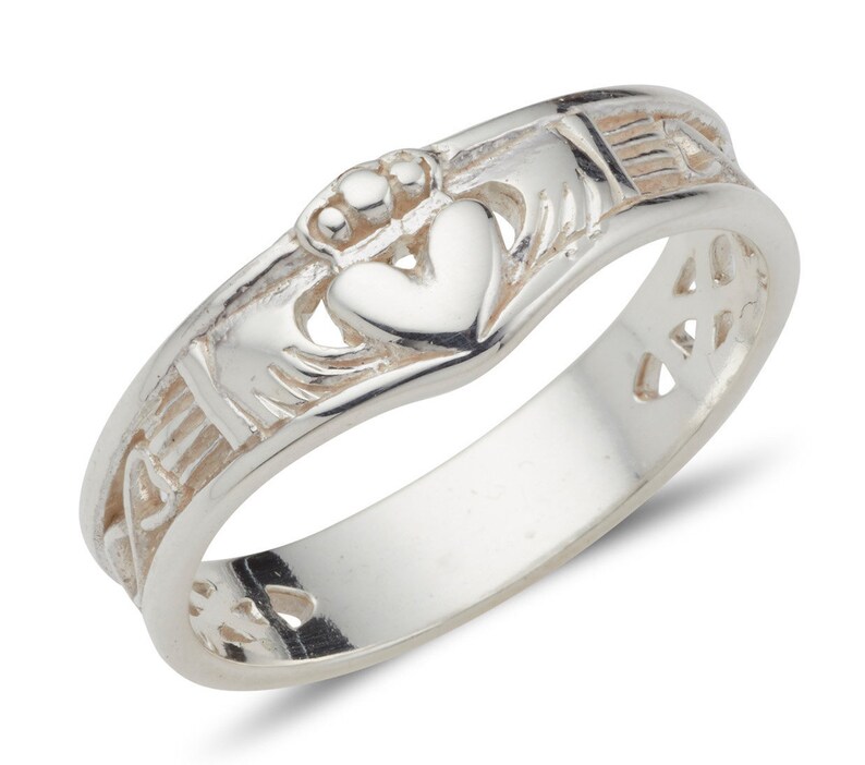 Wishbone Claddagh Ring in White Gold - Etsy
