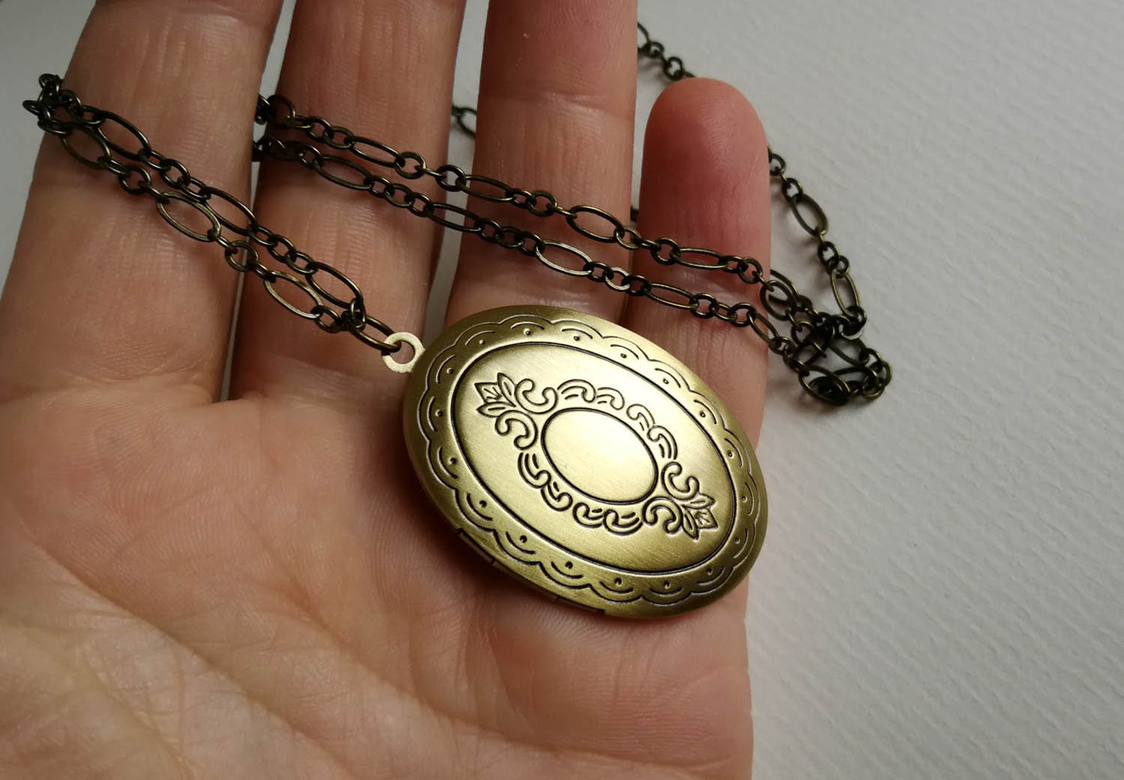 Vintage Oval Locket Necklace. Oval Brass Locket. Large Locket - Etsy