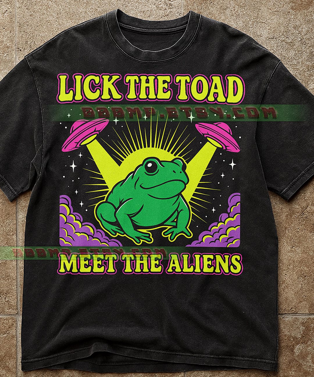 Lick the Toad Meet the Aliens T-shirt, Retro Frog UFO Alien Trippy Art ...