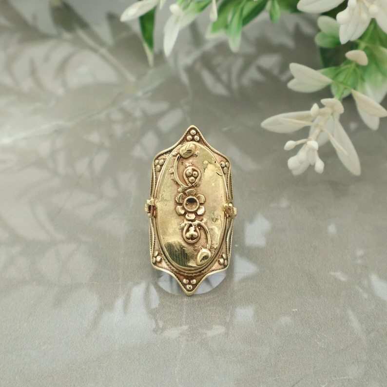 Gold Poison Box Ring - Vintage Style Locket Ring - Secret Compartment ...