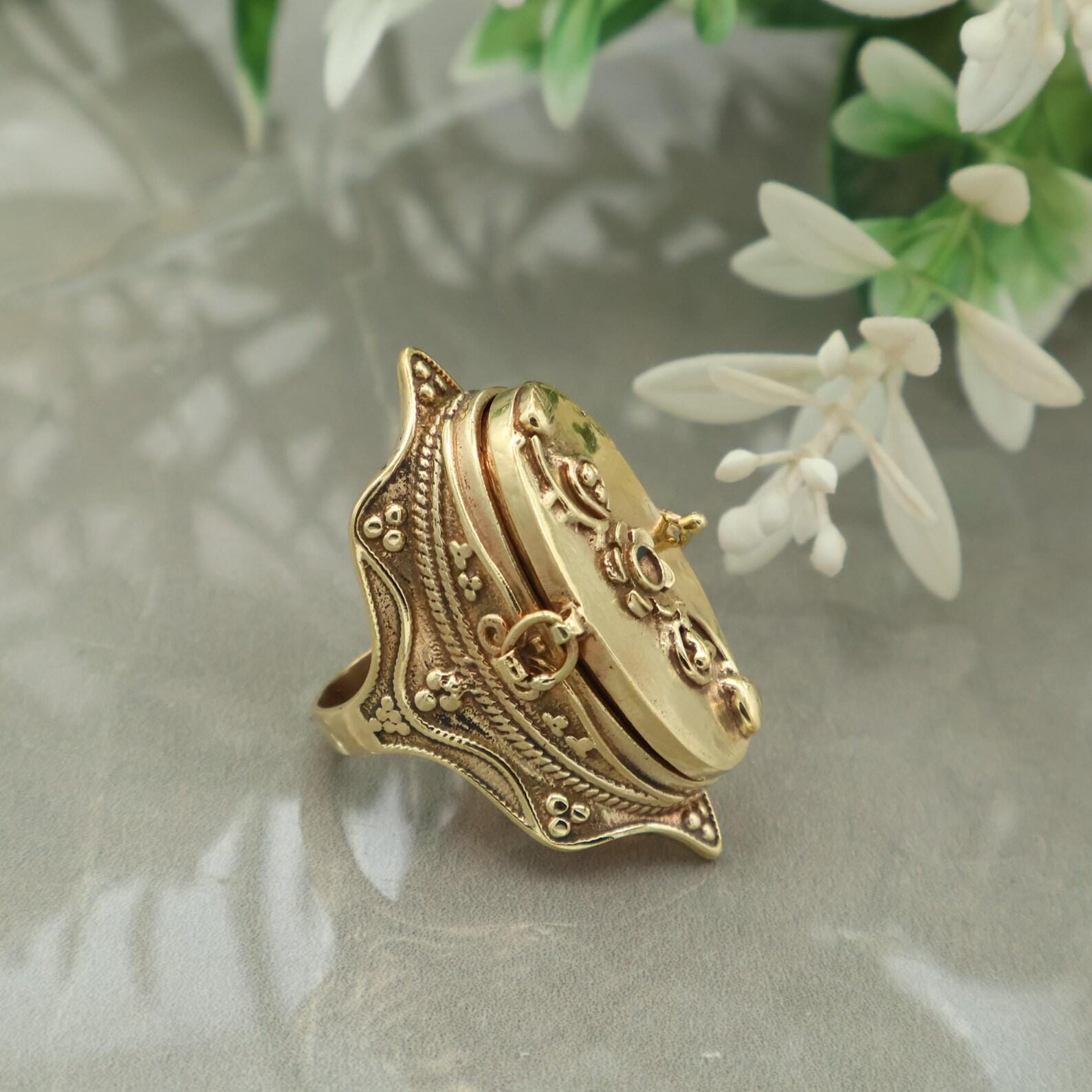 Gold Poison Box Ring - Vintage Style Locket Ring - Secret Compartment ...