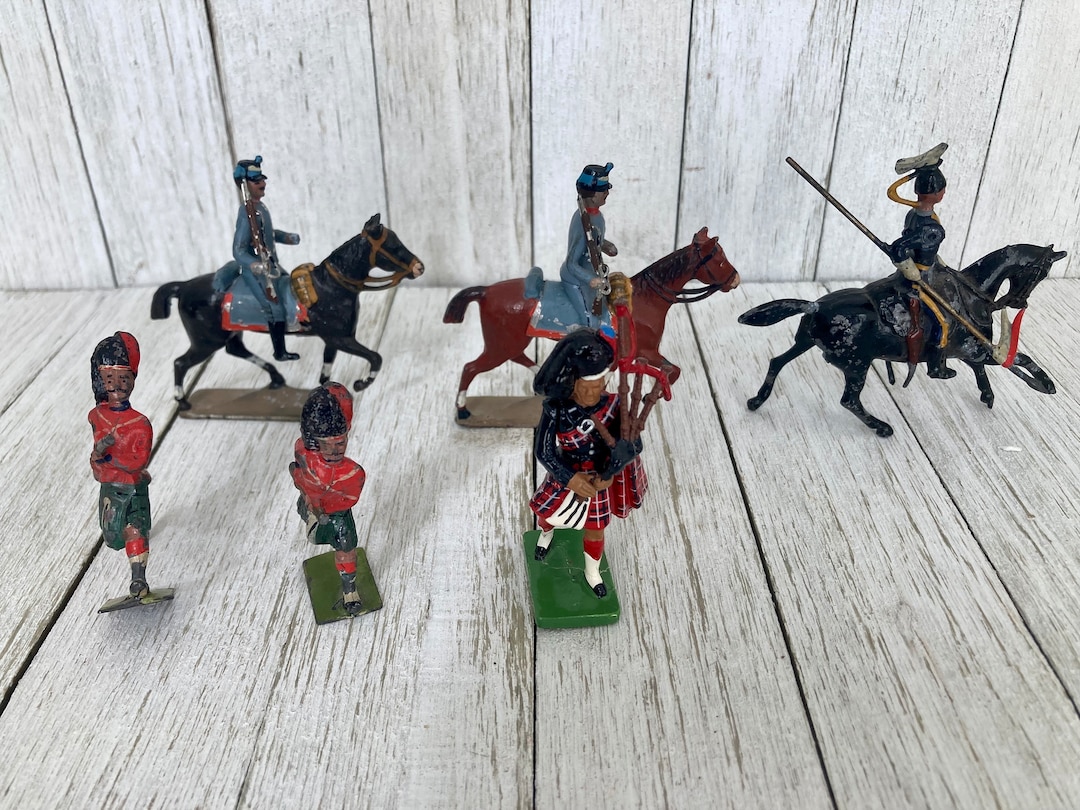 Antique Vintage Metal / Lead Toy Soldiers/calvary/infantry/piper ...