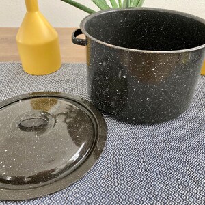 Vintage Black Speckled Graniteware / Enamelware Round Stock Pot Canning ...
