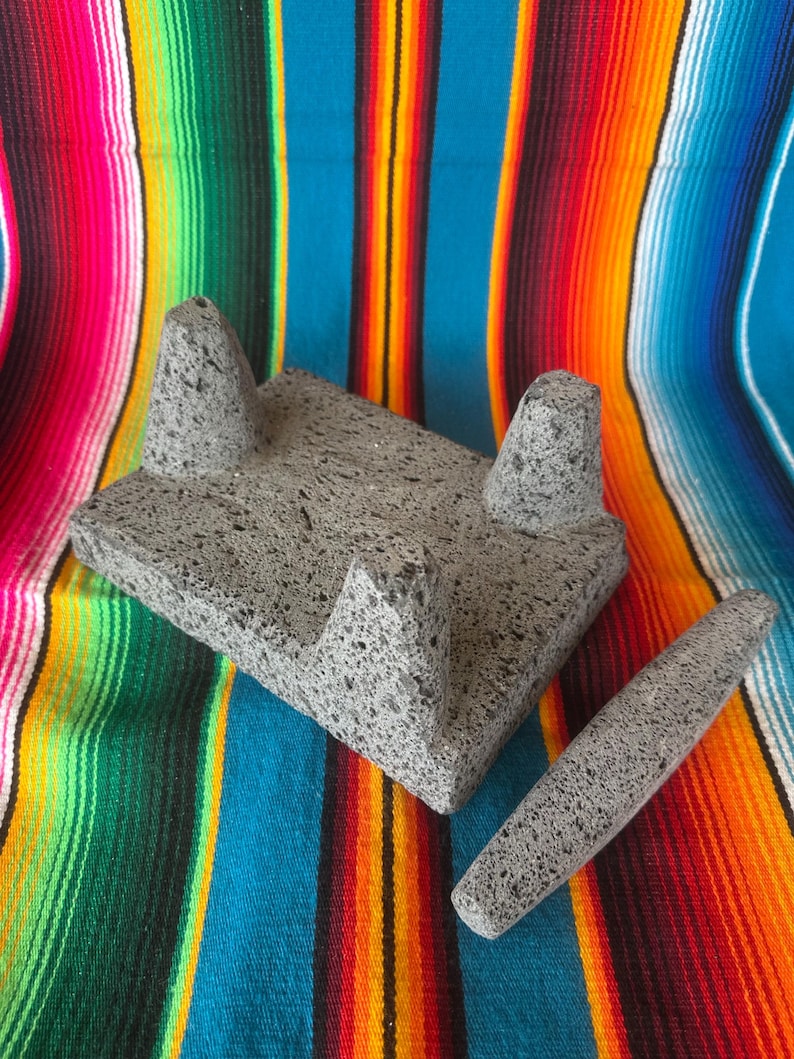 10 Inch Metate Con Mano, Volcanic Rock Mealing Stone, Metate and ...