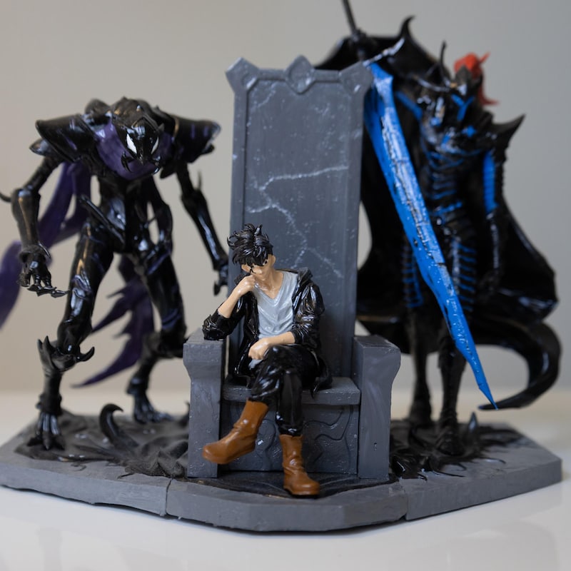 Solo Leveling Figure Statue - Etsy