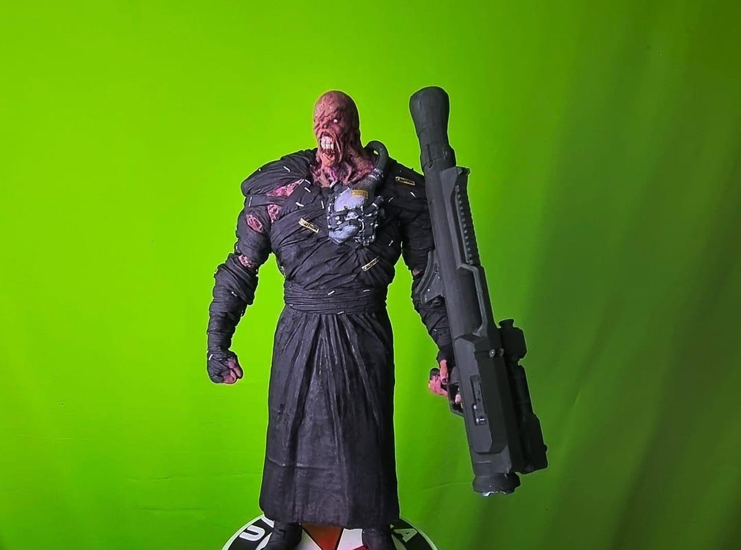 The Pursuer Statue - Hand Painted Horror Monster Figure - 90s Survival ...