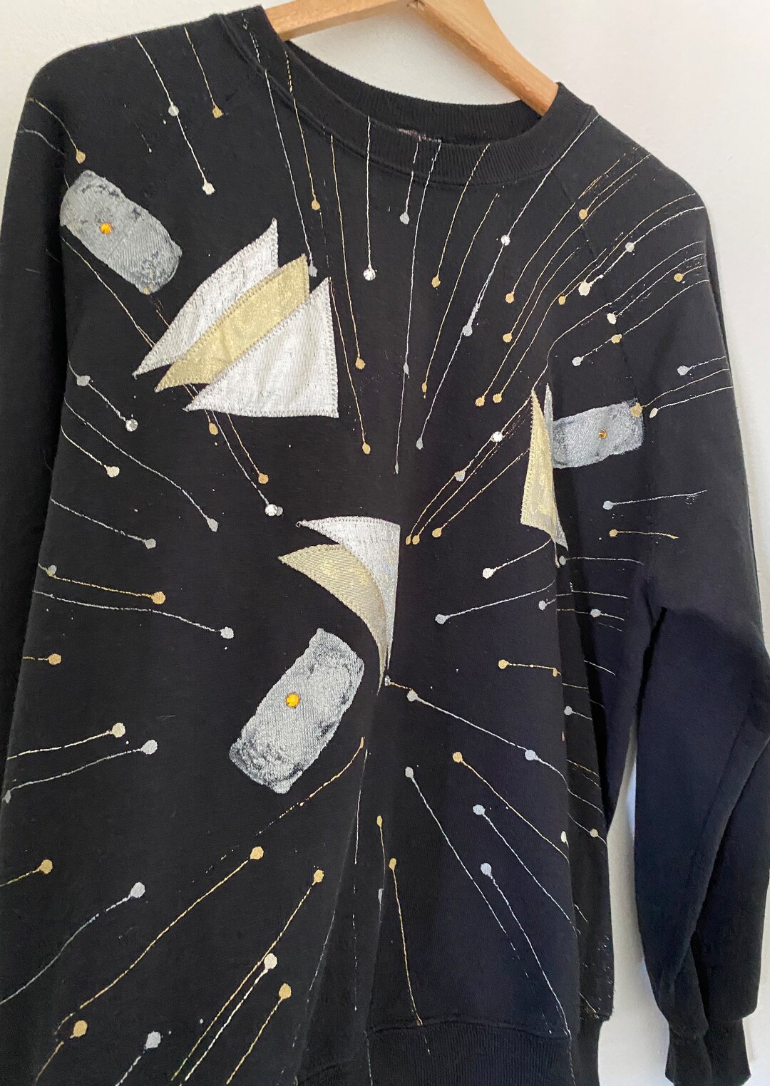 Vintage 1980s Bassett Walker Black, Silver and Gold Sweatshirt Size XL ...