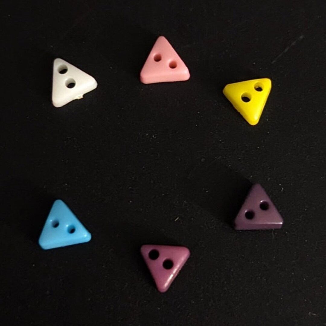 SUPPLIES - Factory Supplies - 6mm Triangle Buttons, for Sewing ...