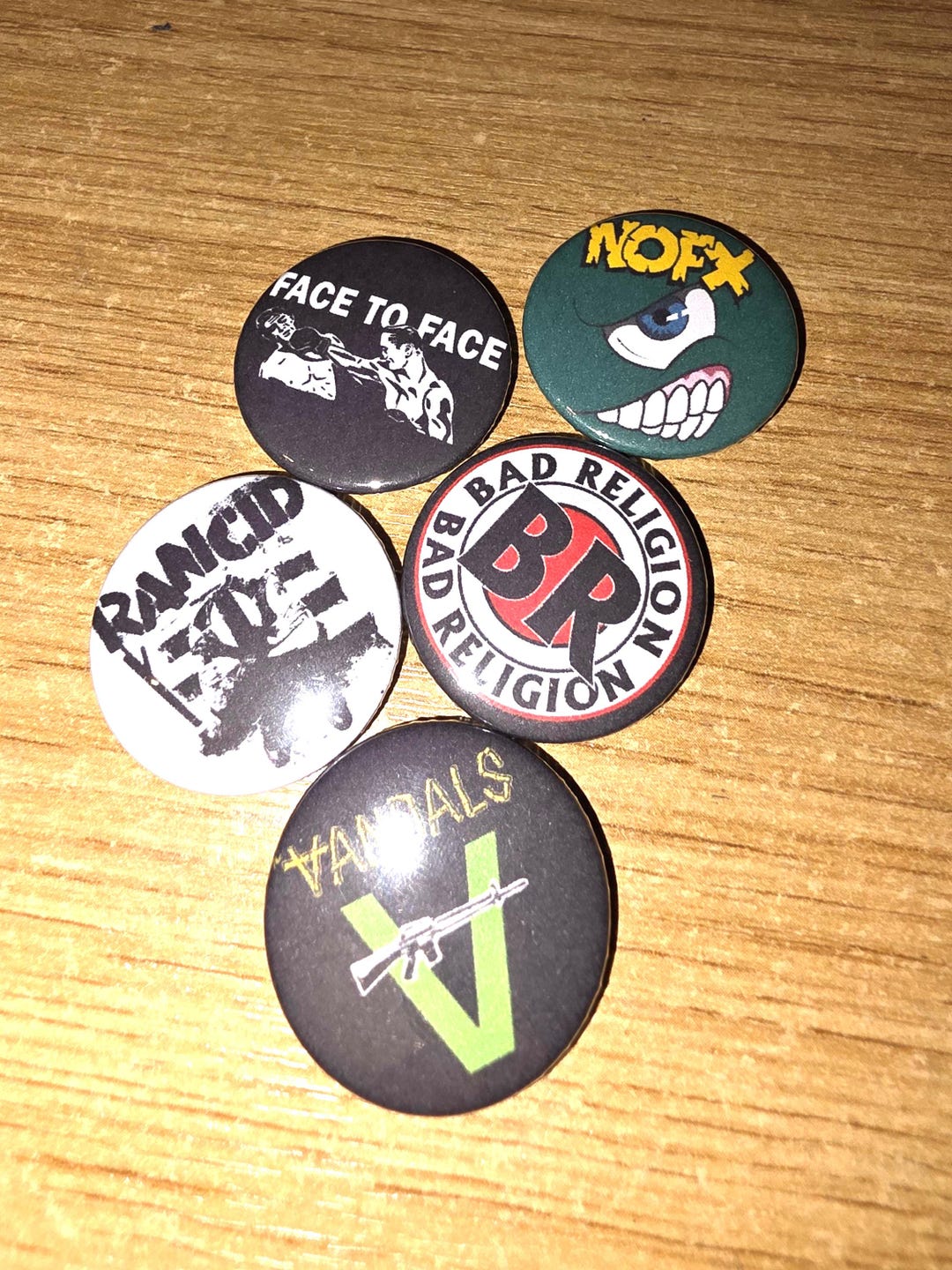 5 90s Punk Badges / 25mm Pins - Etsy