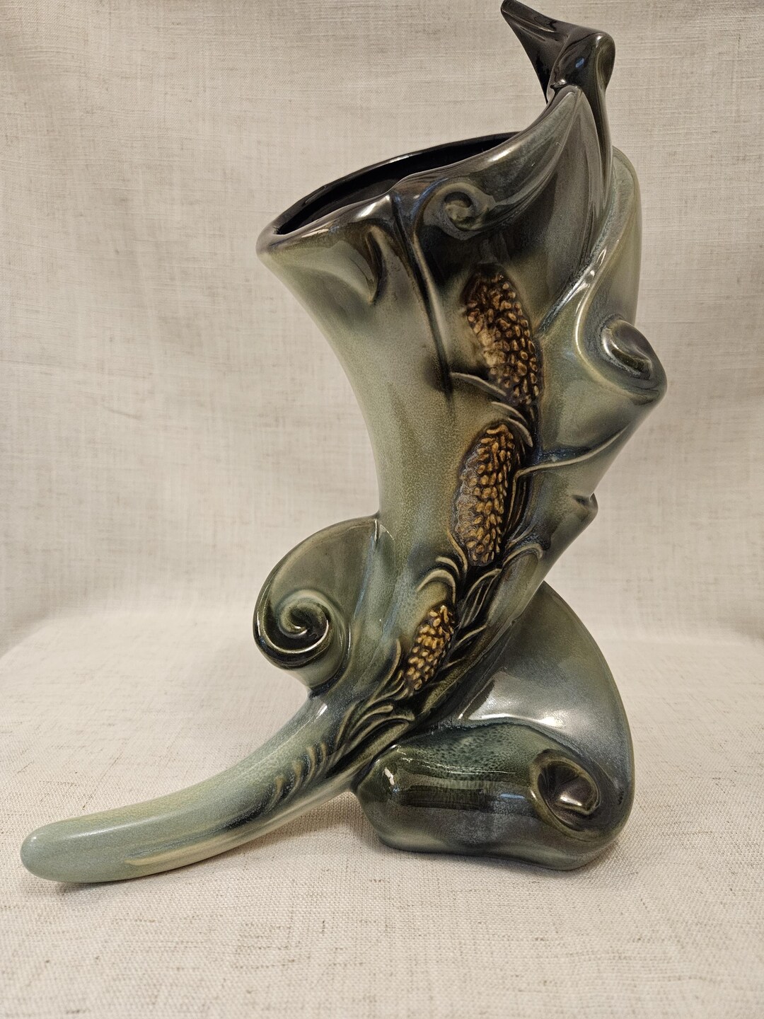 Hull Pottery Parchment and Pine Cornucopia Vase - Etsy