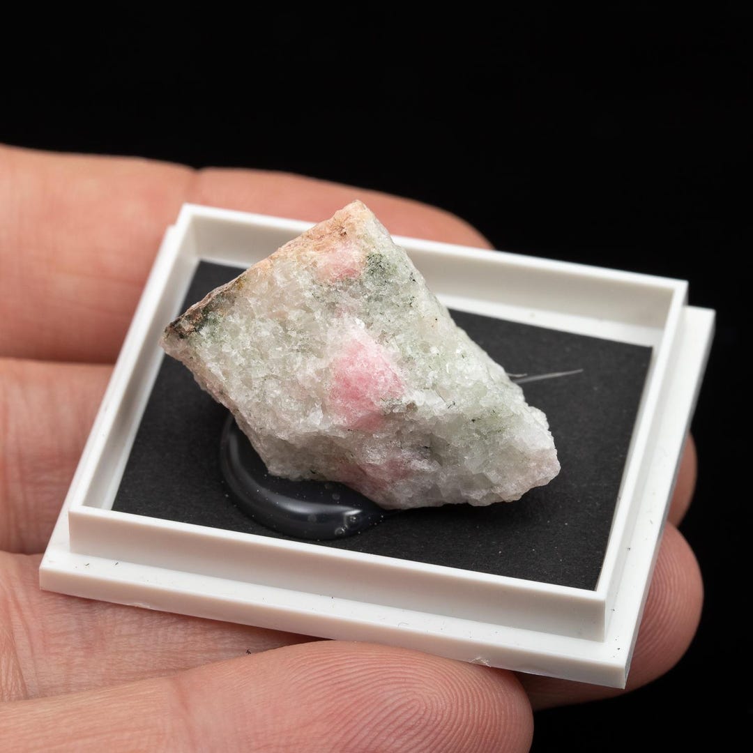 Rare Tugtupite Raw Crystal Specimen Greenland - Fluorescent Stone 0.34 ...