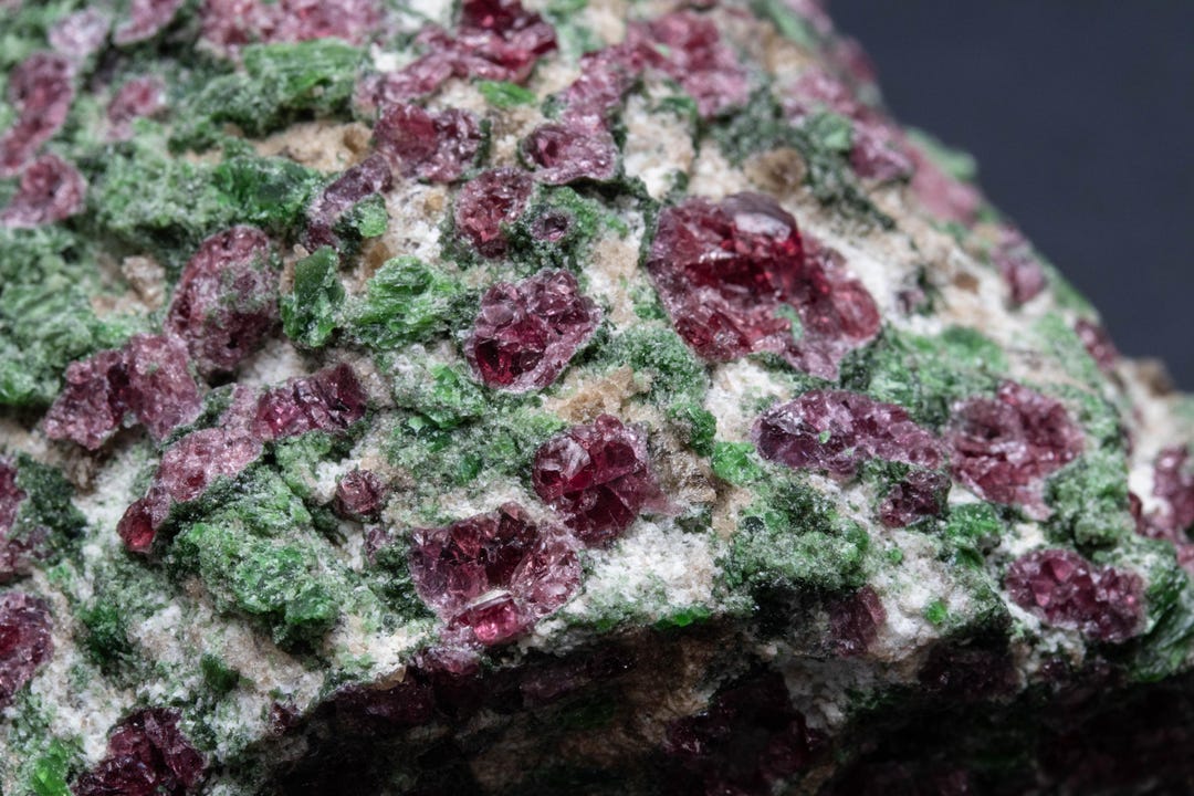 Garnet Pyrope on Diopside Matrix Norway 1.5 Lbs Stone Specimen #k3489 ...