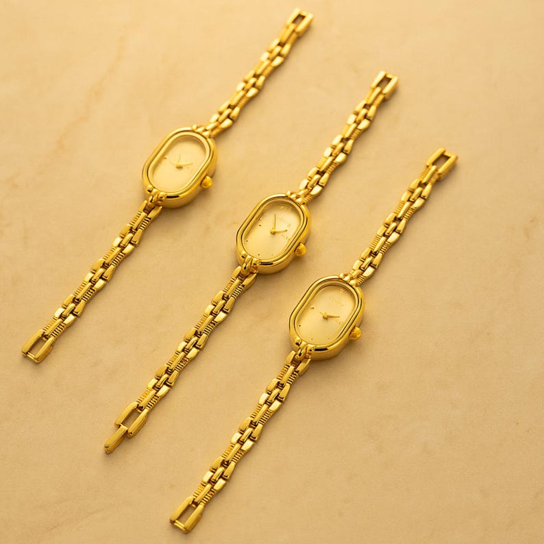 Women Vintage Style Gold Tone Bracelet Watch | Dainty Retro Watch ...