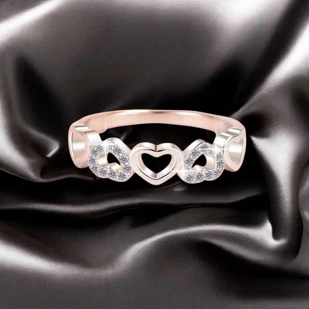 Heart Shaped Collet Diamond Wedding Band for Her Prong Set 14k Solid ...