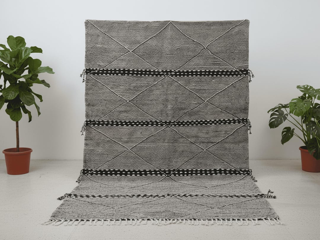 Moroccan Zanafi Kilim Rug, Handwoven Wool Flatweave, Black & White ...