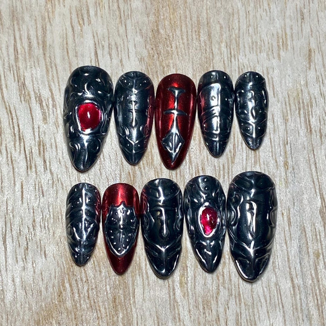 Medieval Knight and Shield Handpainted Press on Nails| Almond - Etsy