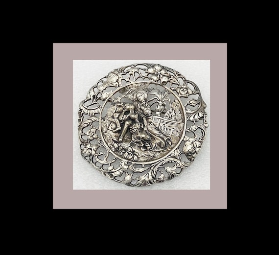 Large Cini Cast Sterling Romantic Theme Brooch Vintag… - Gem