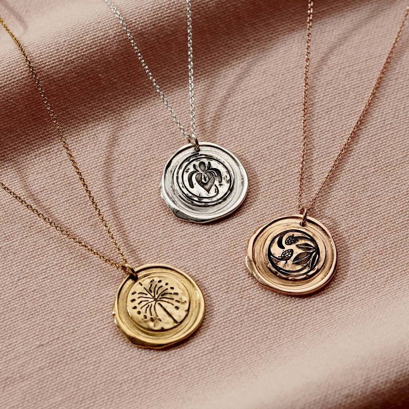 Seal Pendant Name Necklace - Etsy UK