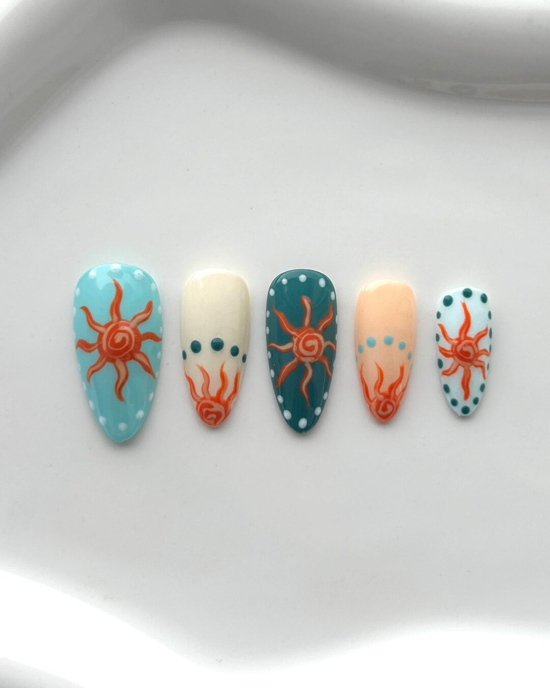 Abstract Sun / Press-on Nailset - Etsy