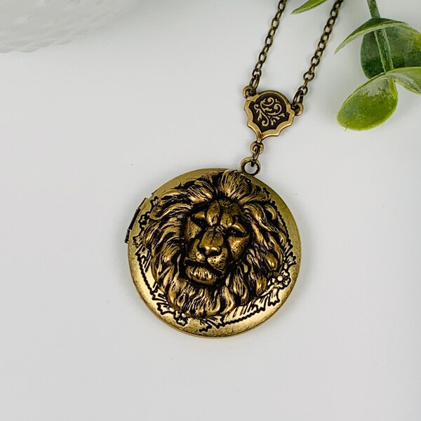 Lion Locket - Etsy