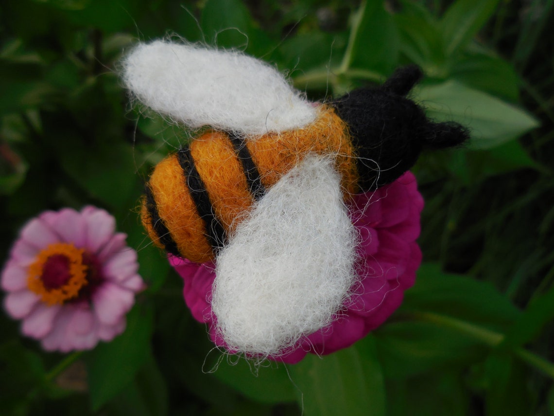 Needle Felted Honey Bee / Wool Insect Figurine / Waldorf - Etsy