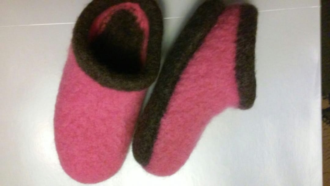 Slippers -- Wool Felted - Salmon Colored Size 5-6 Adult - Etsy