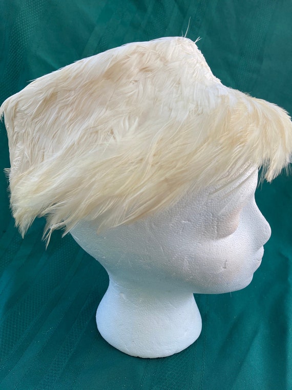 Vintage ivory ladies hat - Gem