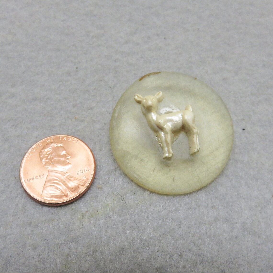 1940s Bakelite Deer Fawn Button - Etsy