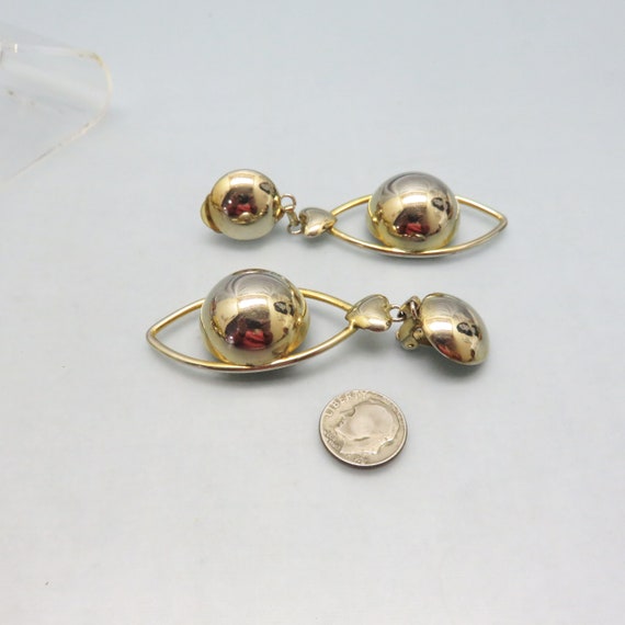 Fabulous Vintage Three Dimensional Op Art Dangle Clip… - Gem