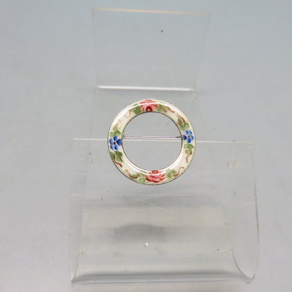 1960s White Floral Guillioche Enamel Circle Pin, LaMo… - Gem