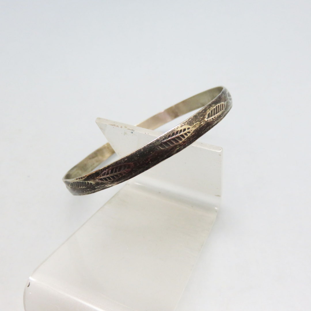Alpaca Silver Bangle Bracelet, Vintage Stamped Feather Design - Etsy