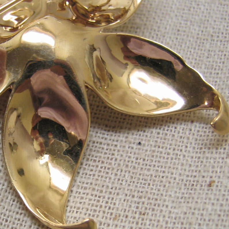 Vintage 14KT Gold Five Petaled Lily Brooch or Pin - Etsy