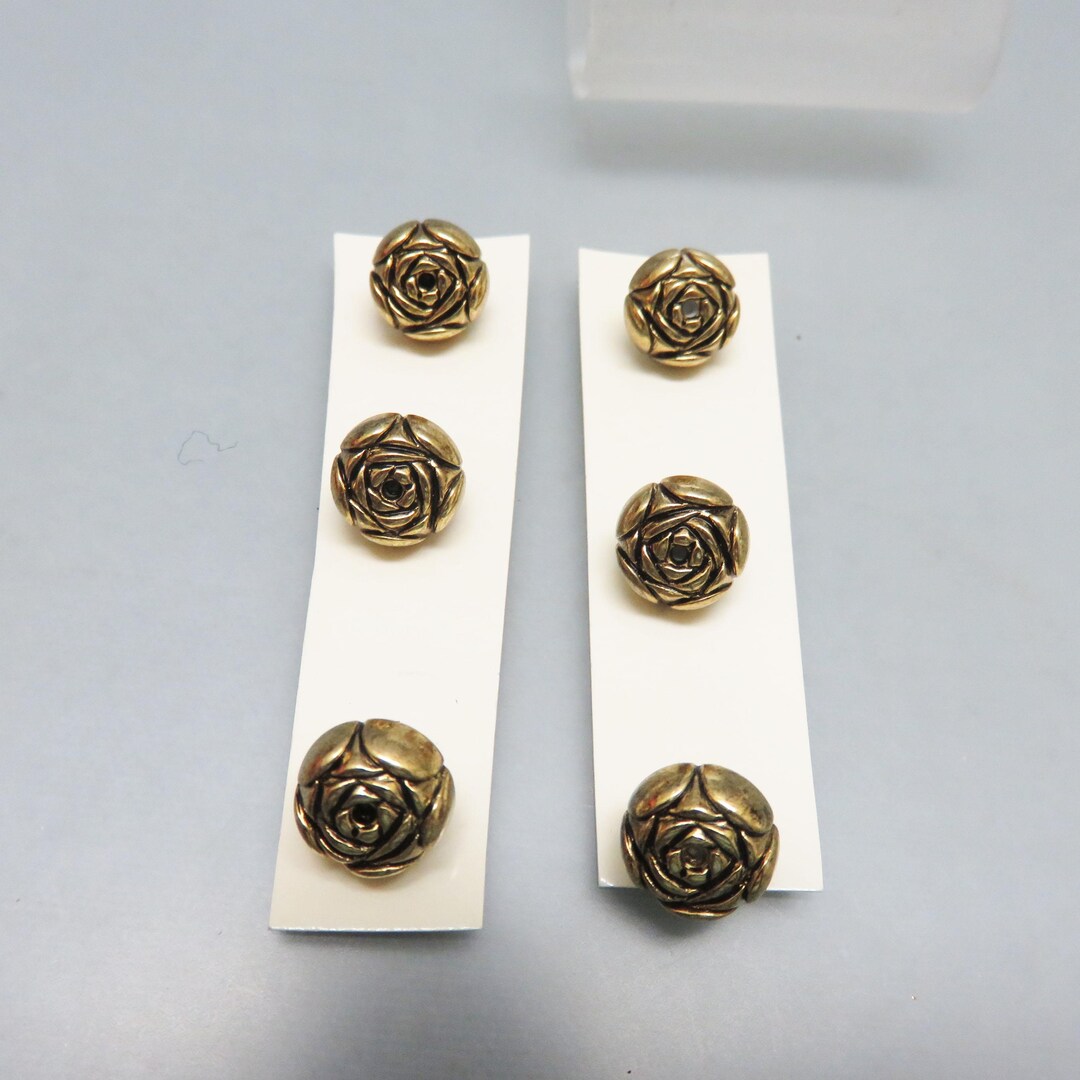 Set of 6 Round Rose Flower Buttons, Sewing or Craft Buttons - Etsy