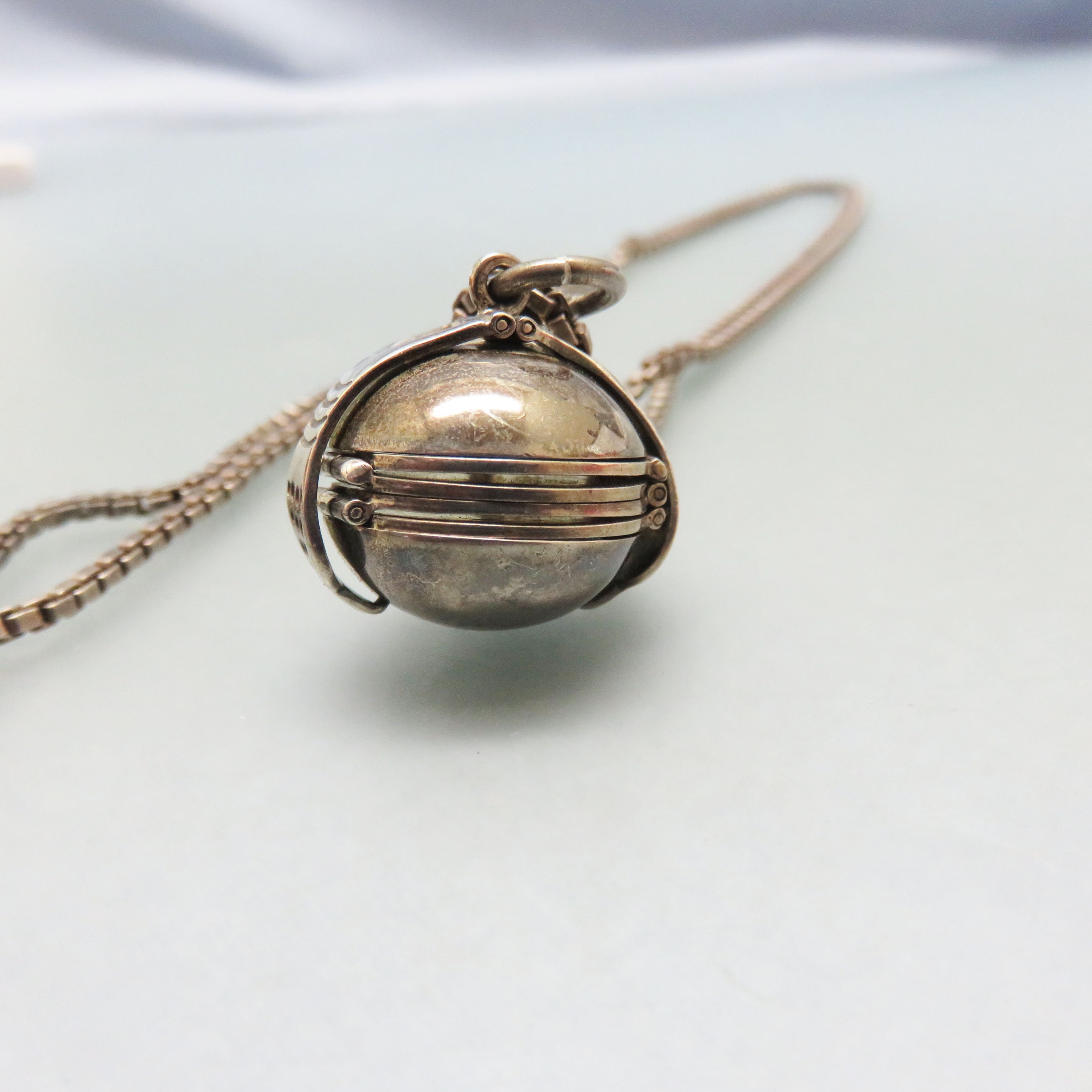 Mint Vintage Sterling Multi Picture Locket Necklace Round Ball Locket