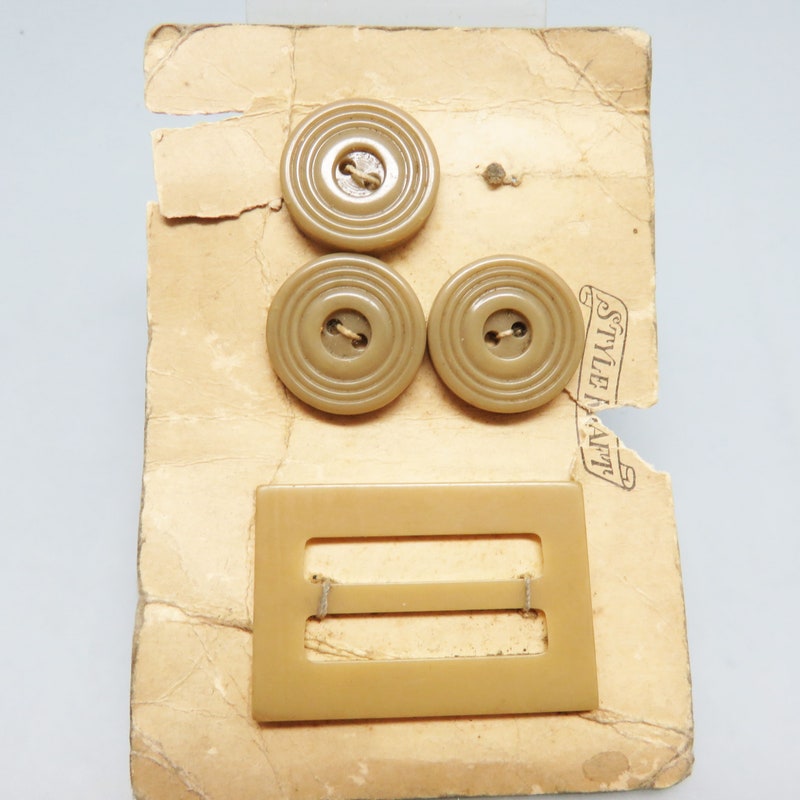 Bakelite Buttons - Etsy