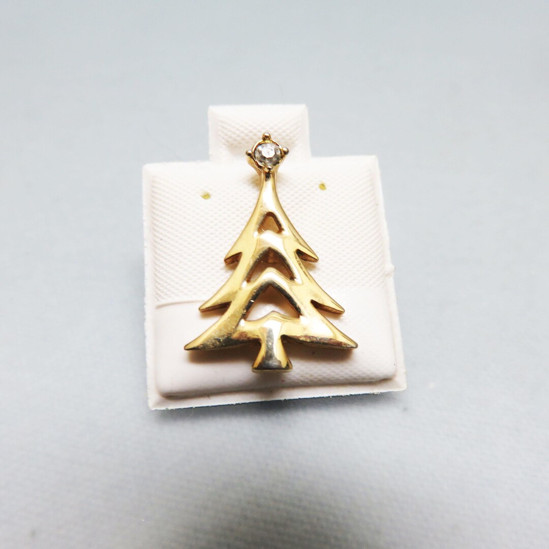 Vintage Avon Goldtone Christmas Tree Pin: Holiday Lapel or Tie Tack - Etsy