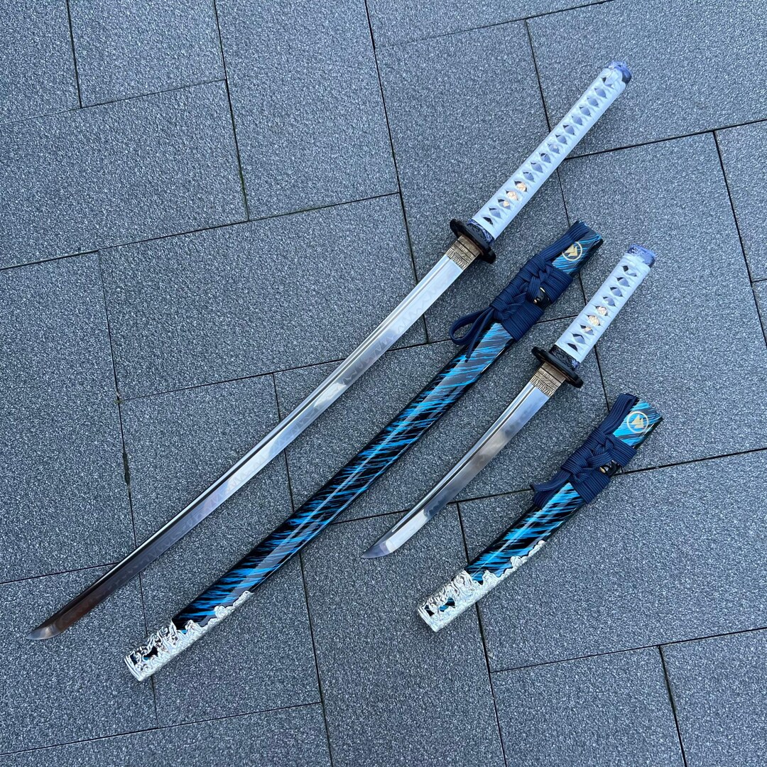 Life-size Highly Detailed Replica of the Sakai Katana and Sakai Tanto ...
