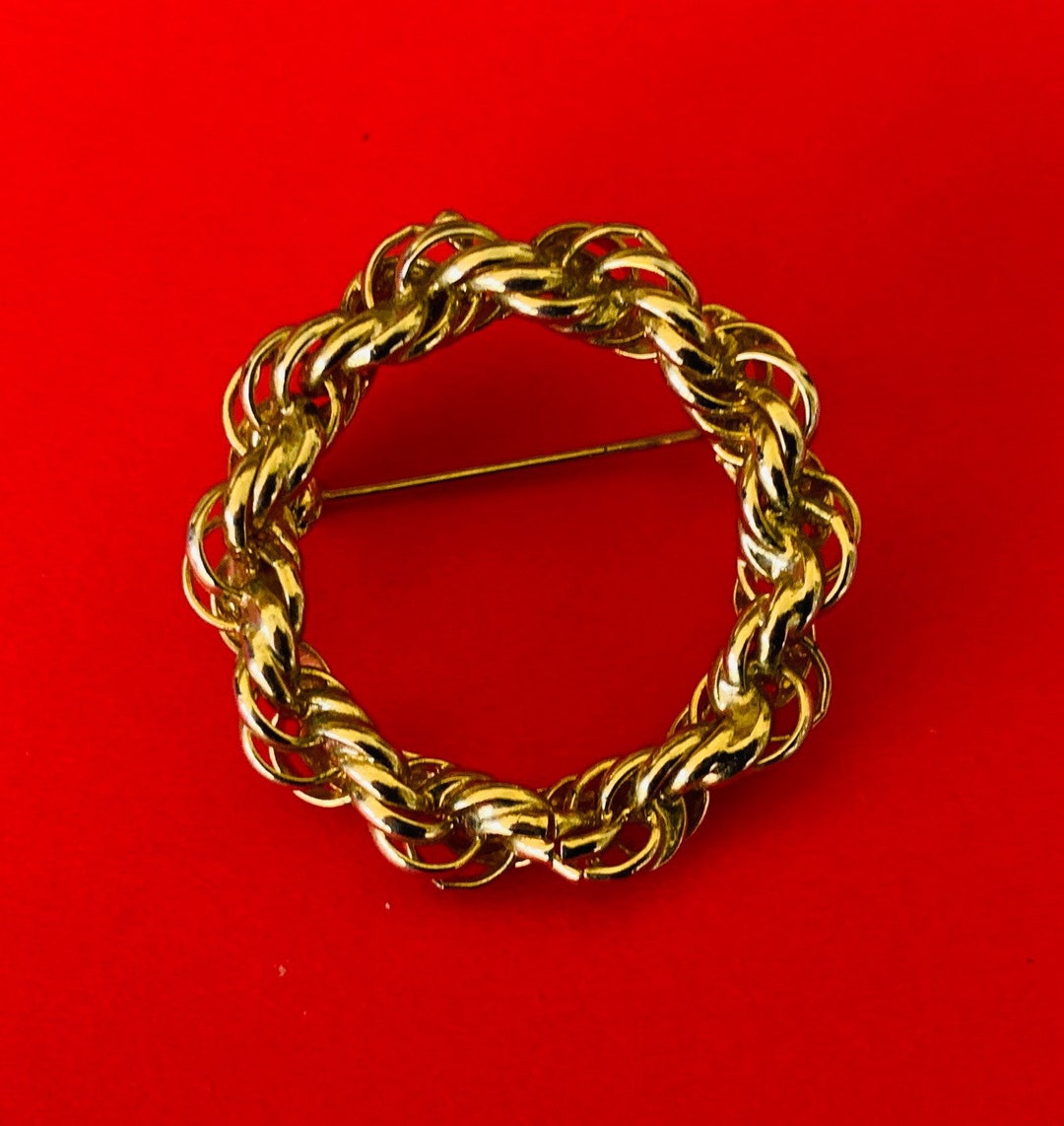 Vintage Elegant Gold Rope Chain Wreath Brooch - Etsy