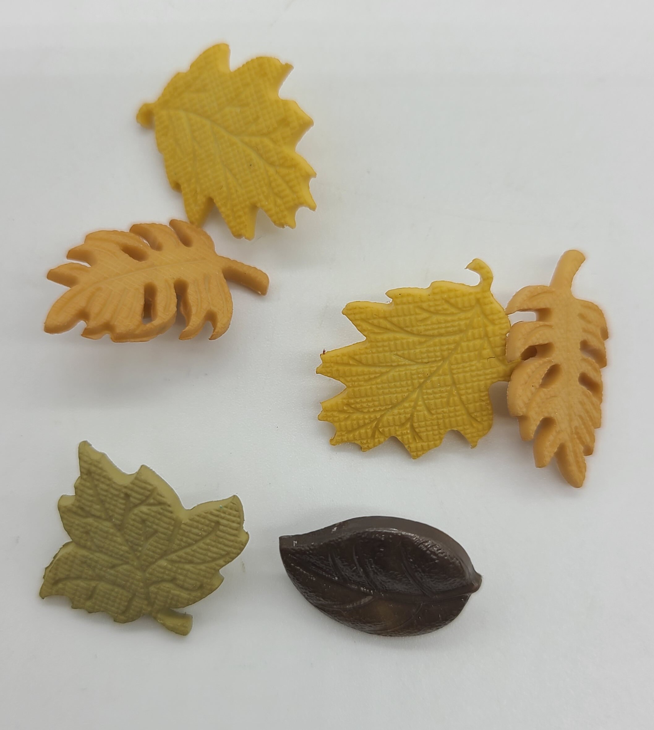 5 Whimsical Fall Leaf Buttons - Etsy