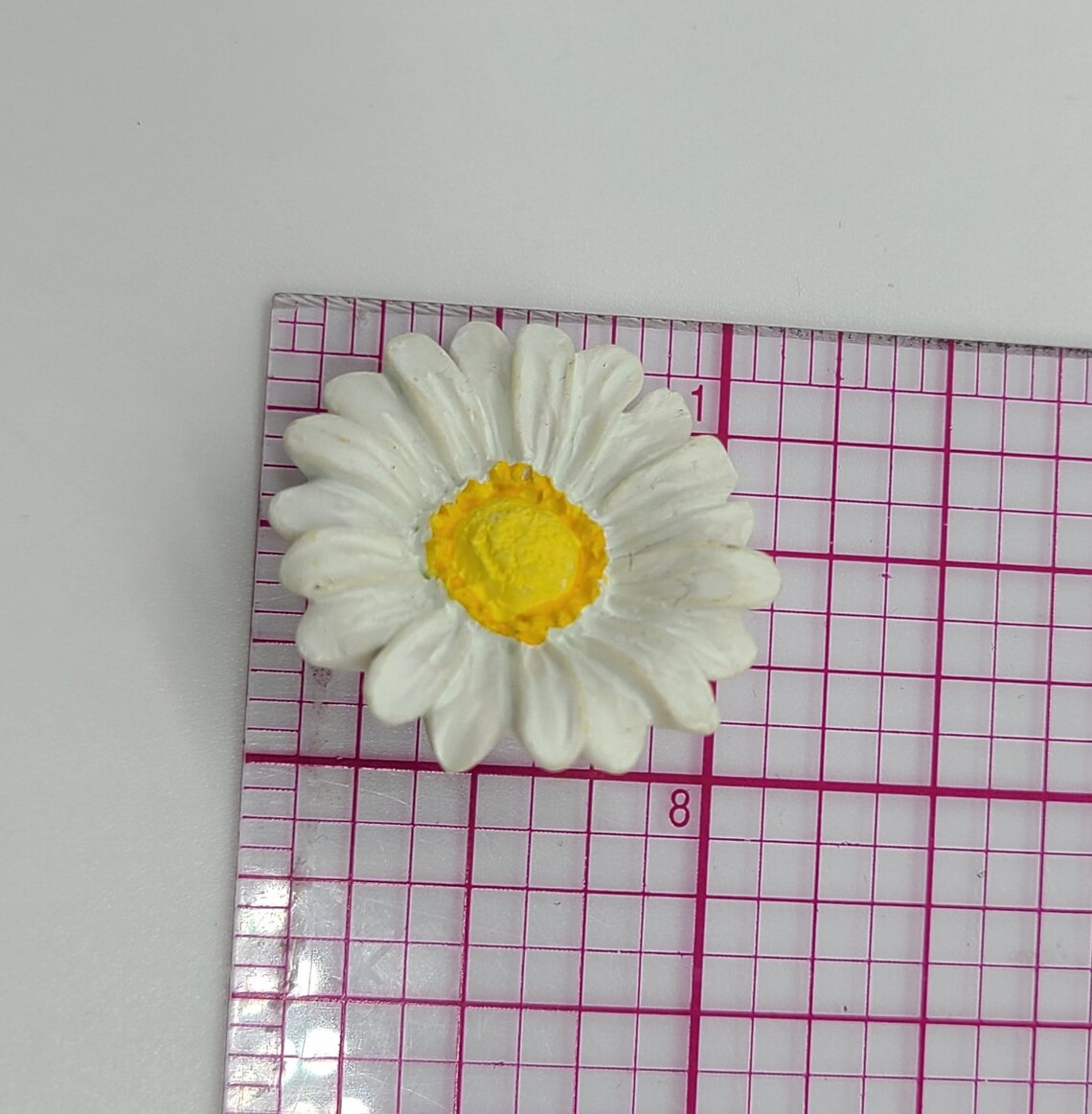 4 Daisy Buttons - Etsy