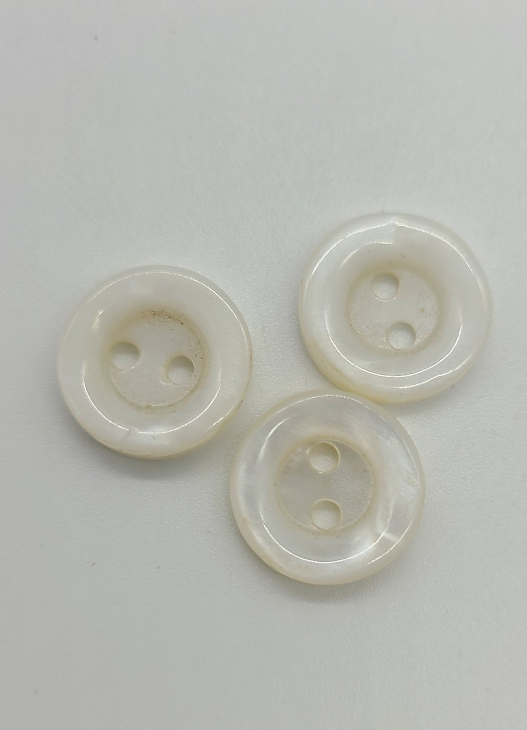 3 White Vintage Buttons - Etsy