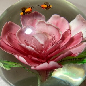 Vintage Hand Blown Art Studio Glass Flower Bee Rose Paperweight Ball ...