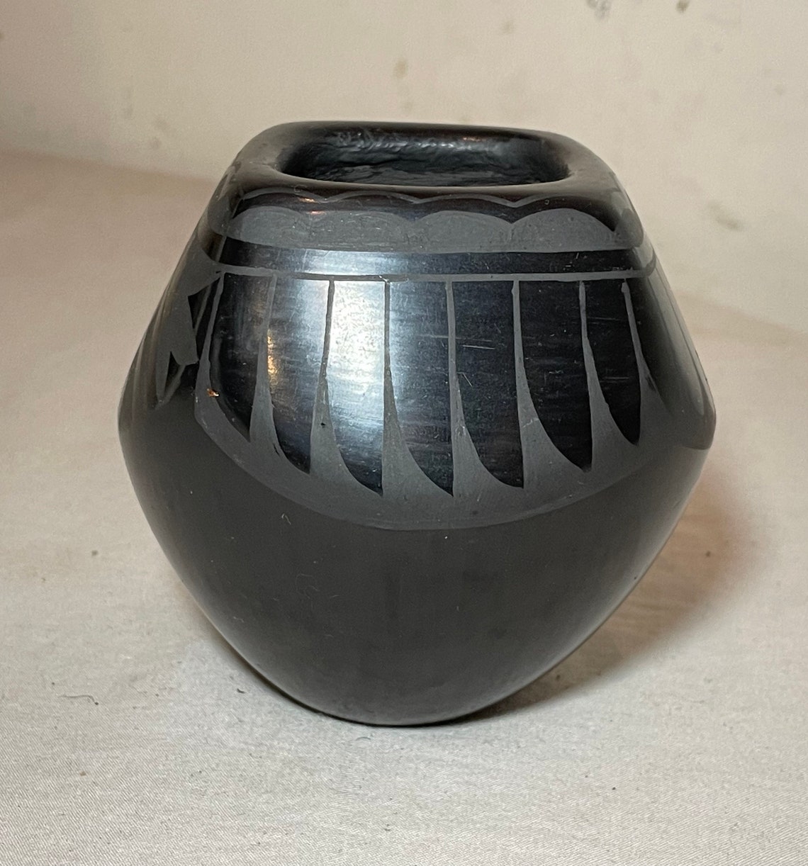 Yolanda Velarde Native American Santa Clara Pueblo Black Pottery ...