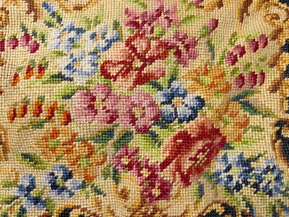 Antique handmade Victorian petit point needlepoint br… - Gem
