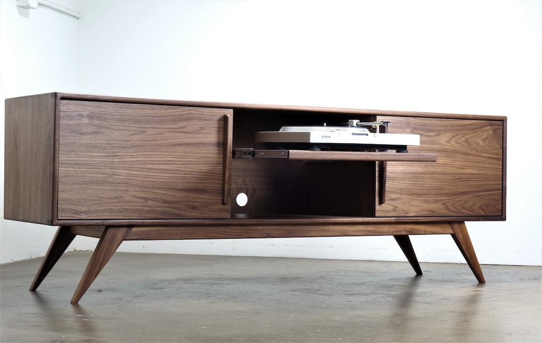 Turntable media console store