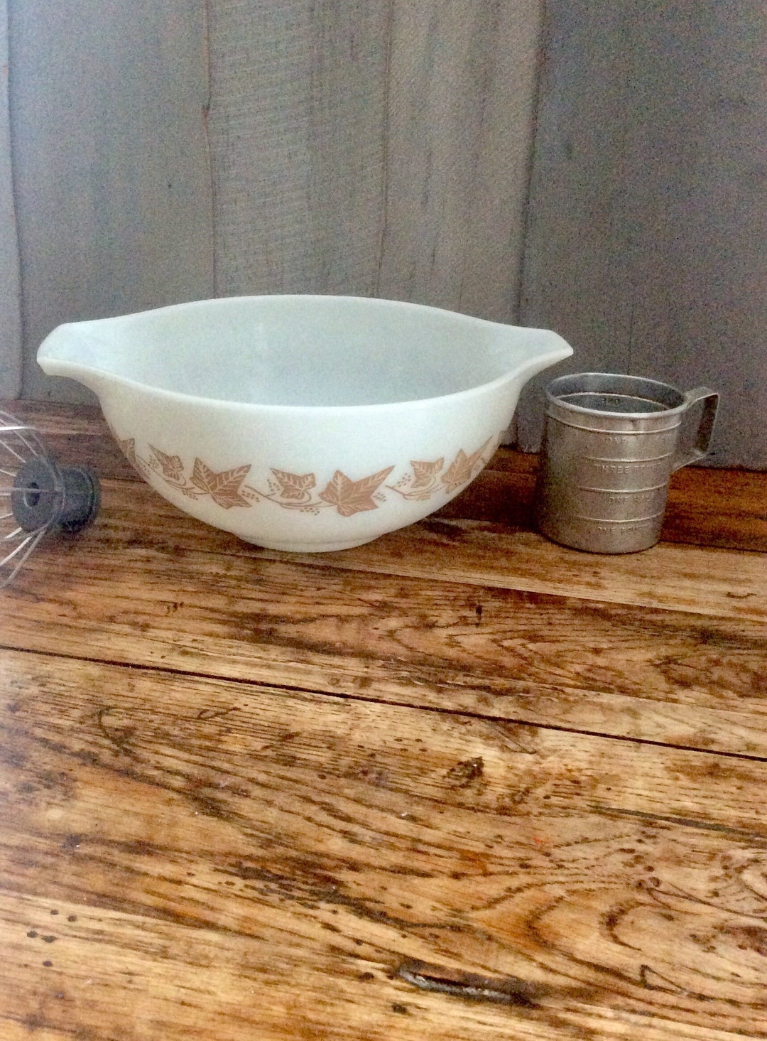 Vintage Pyrex Cinderella Mixing Bowl/ Sandalwood Leave Motif Batter ...