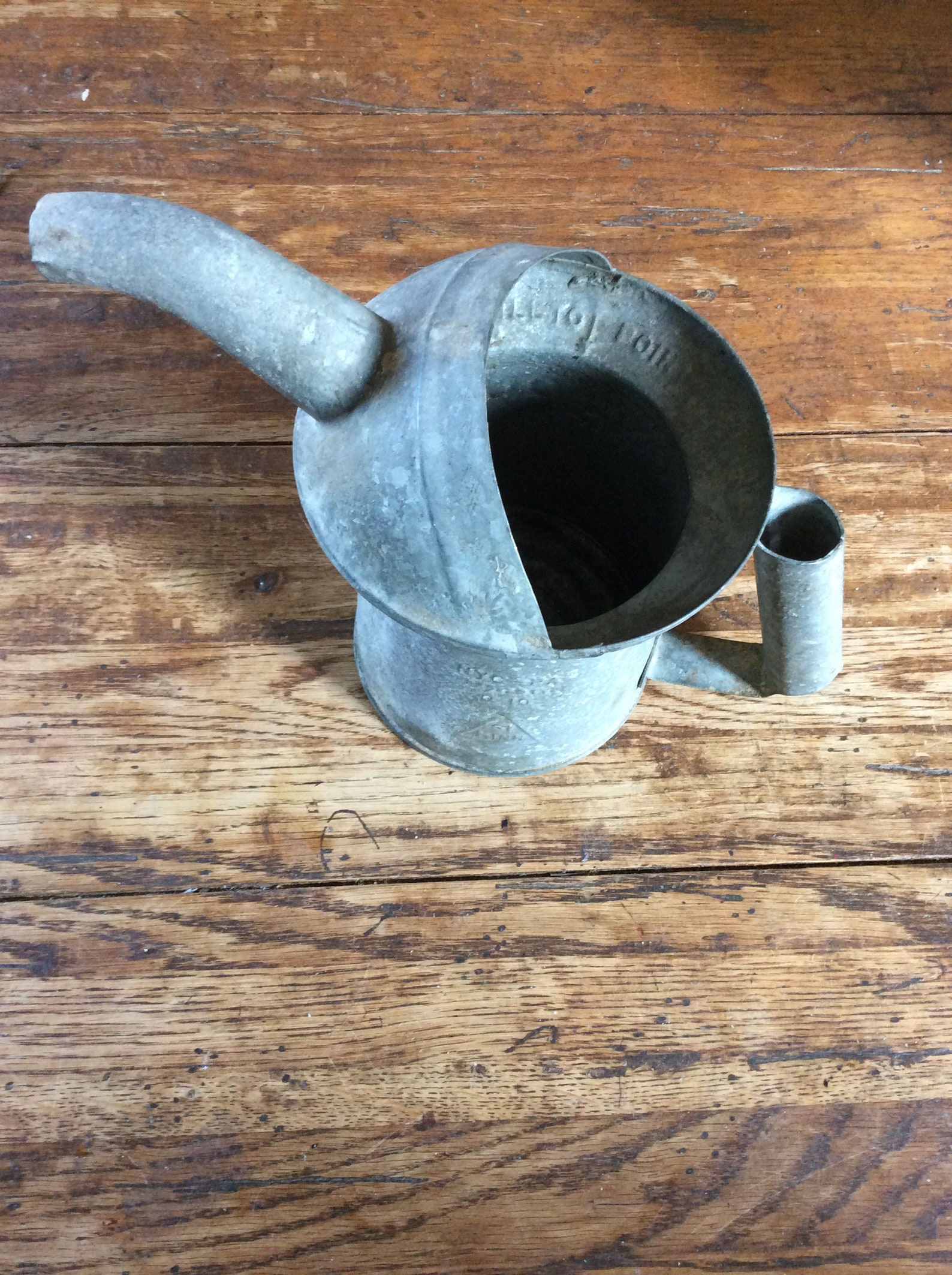 Vintage Galvanized Metal Reusable Oil Can / One Quart Oil Can With ...